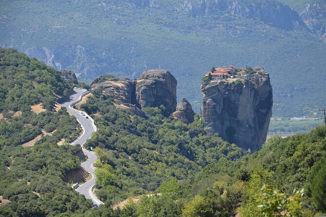 2 Days Private Tour from Athens to Delphi and Meteora - The Overall Experience: Comfort, Knowledge, and Authenticity