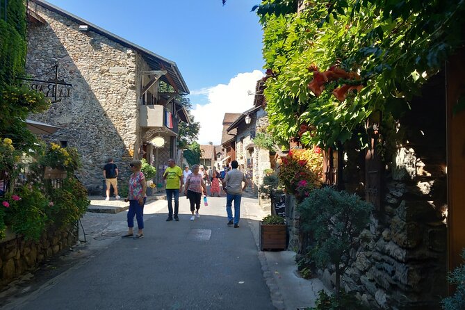4 Hour Private Tour of the Medieval Town of Yvoire near Geneva - Pricing and Value