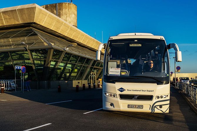 Airport Express Shared Departure Transfer from Reykjavik Hotels to Keflavik Airport - A Closer Look at the Experience