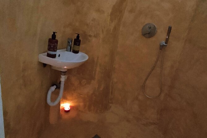 Akrotiri: 2-Hrs Face & Body Ritual, Pool access, wine & fruits - Pool Access and Amenities