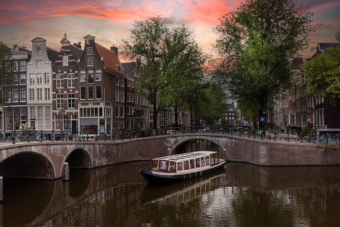 Amsterdam Historic Tour On Classic Saloon Boat - The Fine Details