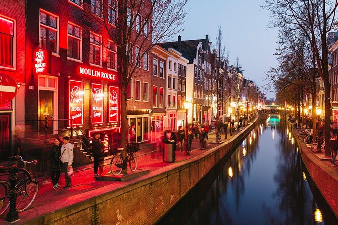 Amsterdam Red Light District Walking Tour in EN/DE/IT - Summary: Who Should Take This Tour?