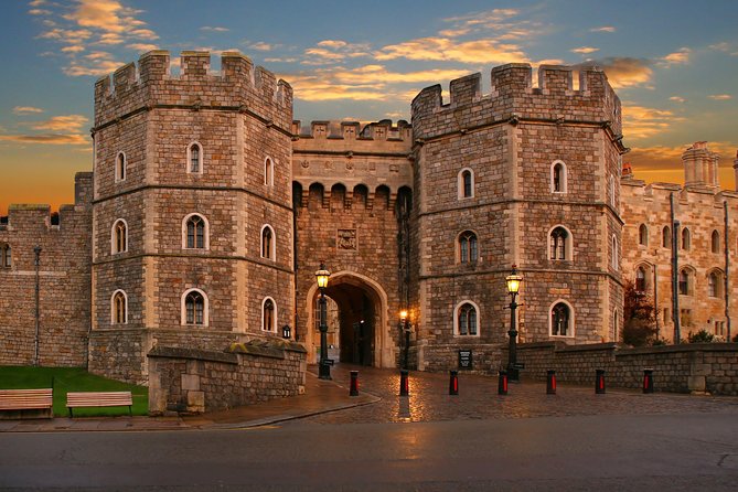 Buckingham Palace and Windsor Castle Self-Guided Tour with Coach - St. George’s Chapel and More