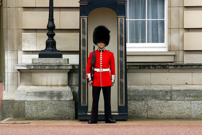 Buckingham Palace, Changing of the Guard & Thames Boat Ride - Price and Value