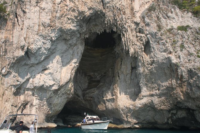 Discovery Capri Island by Boat from Capri - FAQ