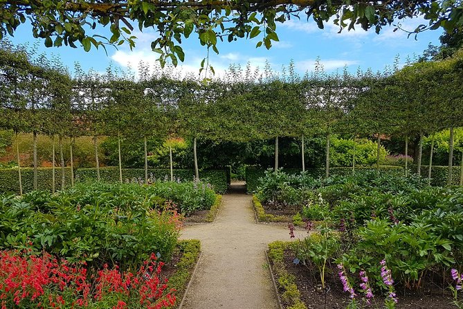 Edinburgh: Holy Island, Alnwick Castle & Kingdom of Northumbria - What the Reviews Say