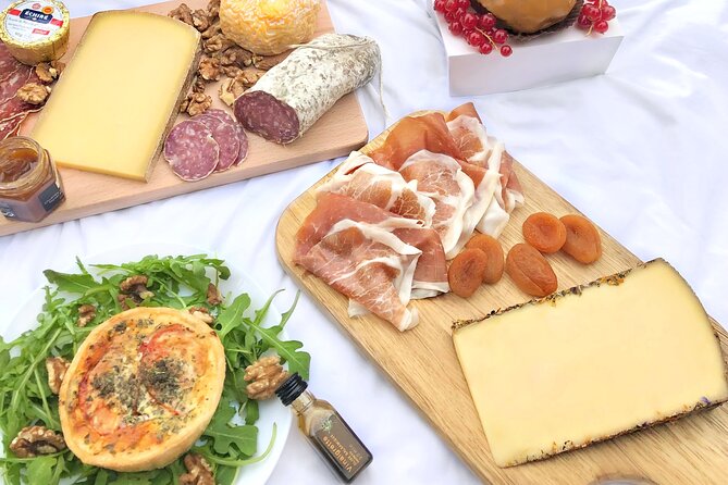 Experience a Decadent French Picnic with Wine Pairing in Paris - The Location and Setting: Making Your Picnic Special