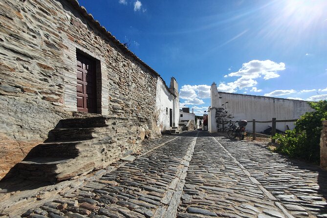 From Lisboa: Evora & Monsaraz Private Full Day Tour - Continuing to Monsaraz: A Hilltop Jewel
