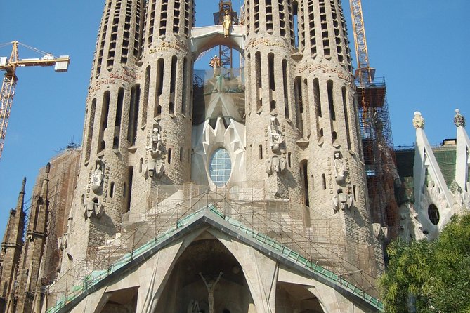 Gaudi Private Tour with Sagrada Familia & Park Guell in Barcelona - FAQs