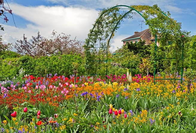 Giverny Monet's House and Gardens plus Shopping Session Day Trip - The Sum Up