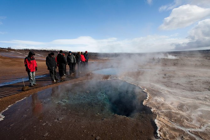 Golden Circle and Northern Lights Combo Small Group Tour - FAQs