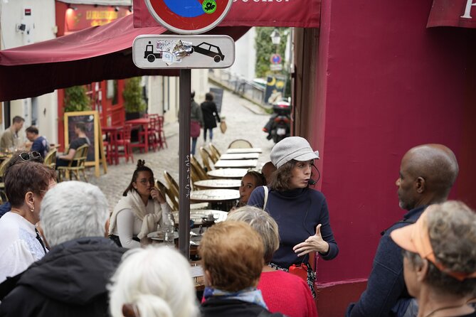 Guided tour of Montmartre in songs with a professional - The Value in the Experience