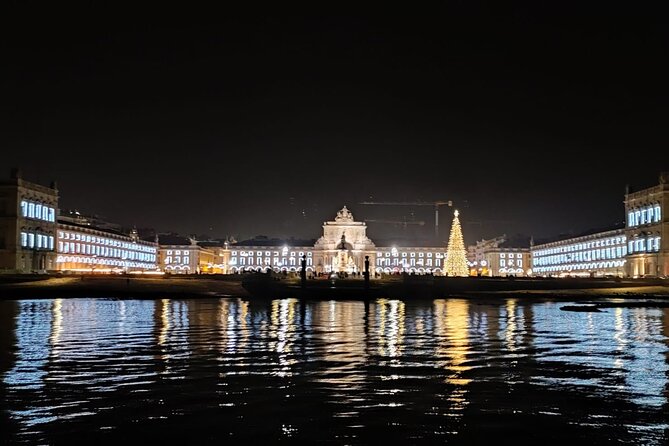 Lisbon Night Sailing Tour with a Drink- 2h Small Group Tour - The Tour Itinerary in Detail