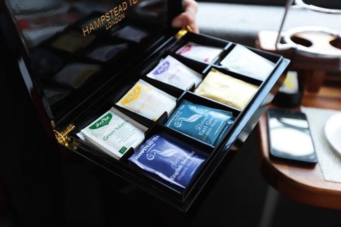 London Afternoon Tea Bus and Panoramic Tour on Lower Deck - Who Will Love This Tour