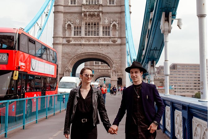 London Tower Bridge private professional photo shoot 60min - Authentic Feedback: What Travelers Say