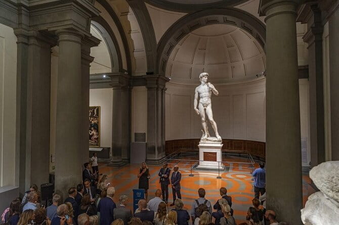 Michelangelo's David Accademia Gallery Small Group Tour - The Crowds and the Experience