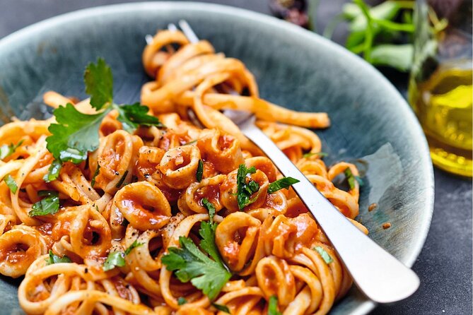 Paris Theo Boat Seine River Italian Trattoria Style Dinner Cruise - The Group Size and Atmosphere