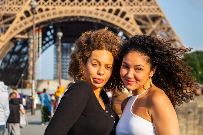 Paris: Your Own Private Photoshoot at the Eiffel Tower - Authenticity in Every Shot