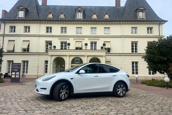 Private Driver between Paris and Charles De Gaulle / Orly Airport - Who Should Consider This Service?