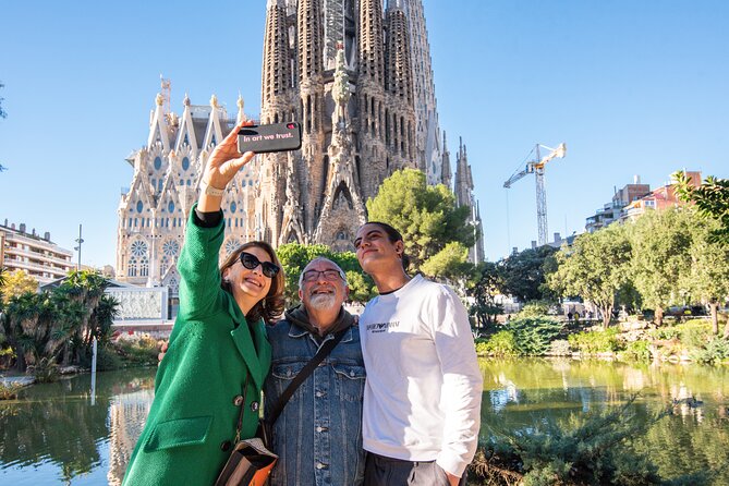 Private Sagrada Familia Guided Tour with Skip the Line Ticket - What Past Travelers Say