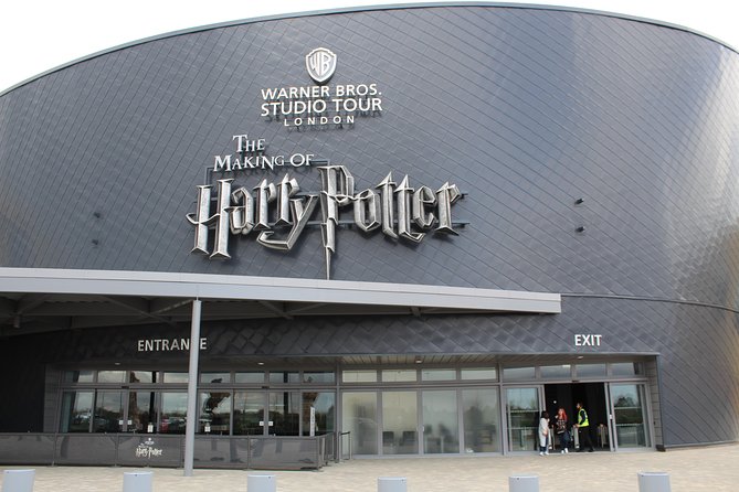 Private Transfer: Central London to Harry Potter Warner Bros Studio in Leavesden - What Can You Expect from the Journey?