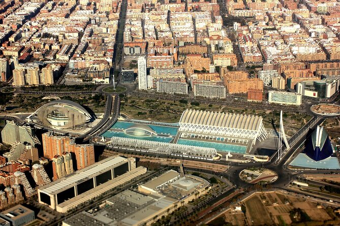 Private Transfer From Barcelona To Valencia With a 2 Hour Stop - The Value of a Local Guide