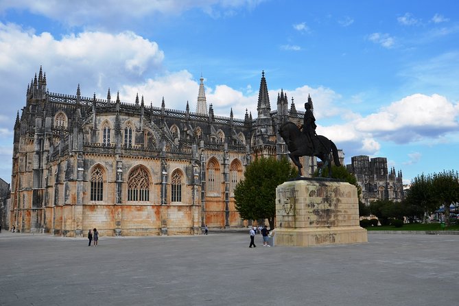 Private Transfer Lisbon-Porto with 2 (two) visits - FAQ