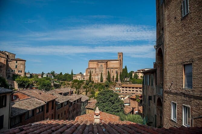 Private Tuscany Tour to Siena and San Gimignano with Winery Lunch - Exploring San Gimignano’s Towered Skyline