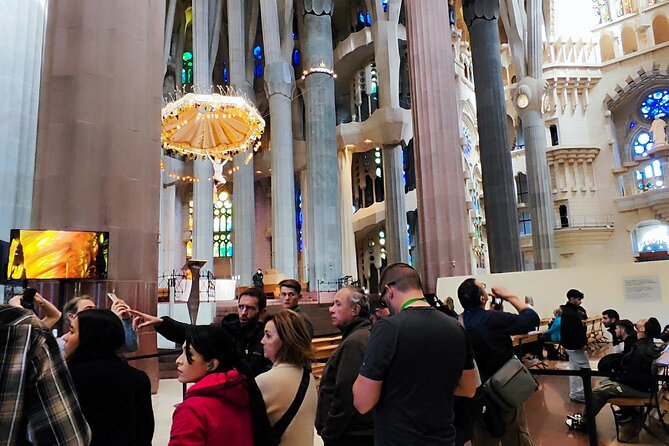 Sagrada Familia Guided Tour & Skip the Line Ticket in Barcelona - Practical Aspects