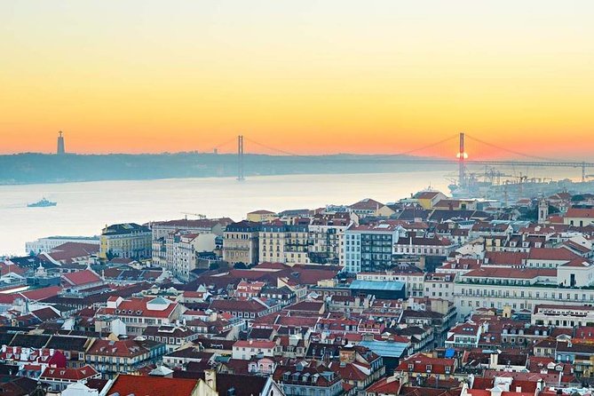 Seville Private transfer to Lisbon with Optional Evora stop - Continuing to Lisbon