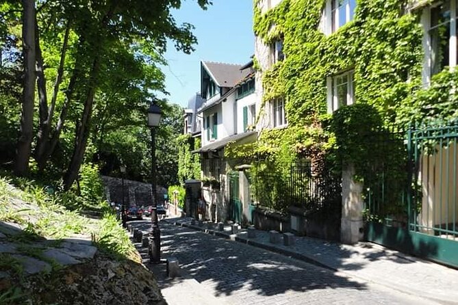 Small group visit to the Montmartre district in Italian - Frequently Asked Questions
