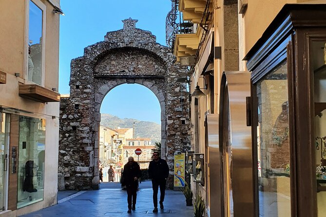 Taormina: A Self-Guided Audio Tour of Sicilys Hilltop Town - The practicalities: what this tour offers and what it doesn’t