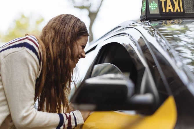 Taxi - Cab - Private transfer from Barcelona City Centre to Barcelona airport - Reliability and Customer Satisfaction