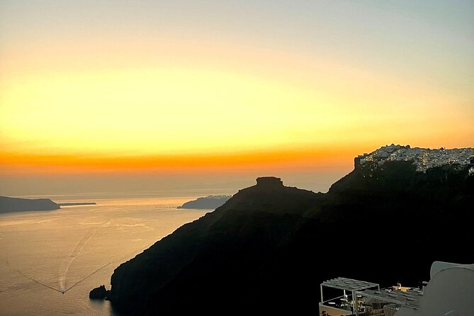 The Highlights of Santorini on a Mini Bus Daily Sunset Tour - Practical Considerations: Timing, Group Size, and Comfort