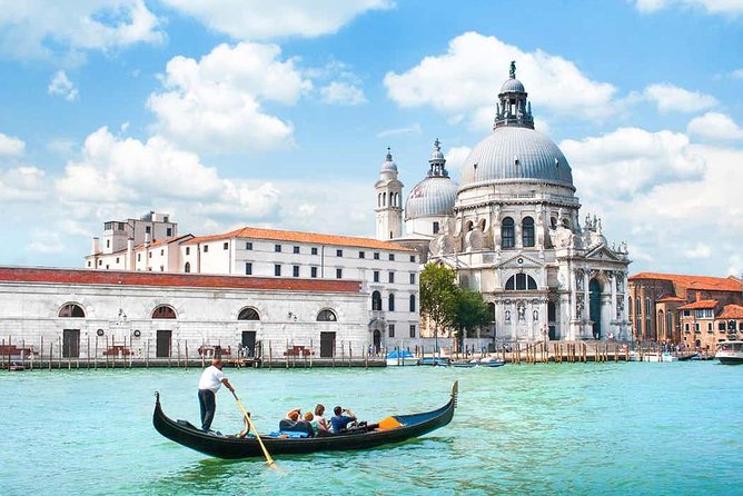 Venice by Foot: "A Journey Through Canals and Legends" - What Makes This Tour Stand Out