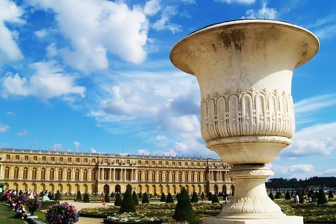 Versailles Guided Tour and Priority Access with Hotel* Pickup - Transportation and Group Size