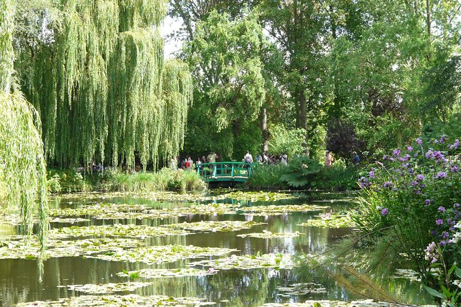 Versailles Palace and Giverny Monet House Guided Visit with Lunch - Considerations and tips