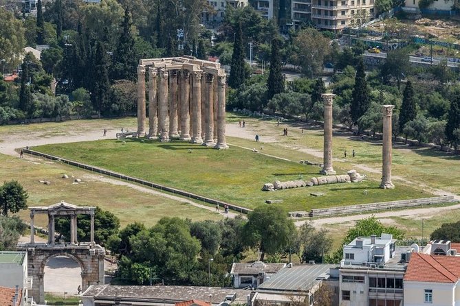 Athens city Tour (4hrs) combined with Piraeus Port Cruise Terminal transfers - Stop 3: The Temple of Olympian Zeus