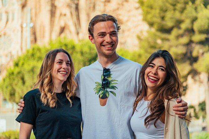 Barcelona : Private Photoshoot Outside Sagrada Familia - The Itinerary and the Experience