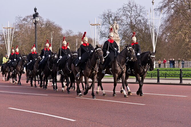 Changing of the Guard Guided Tour at Buckingham Palace - Who Should Book This Tour?