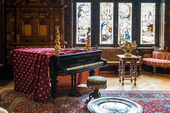 Day trip to Dracula's Castle, Peles Castle and Medieval Brasov - Group Size and Guides