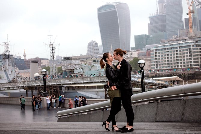 London Tower Bridge private professional photo shoot 60min - Who Should Consider This Experience?