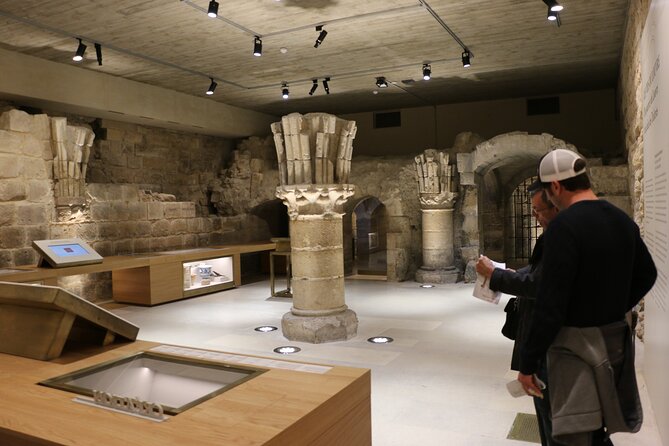 Louvre Museum: Guided Tour at Closing Time with Mona Lisa - Authentic Visitor Experiences