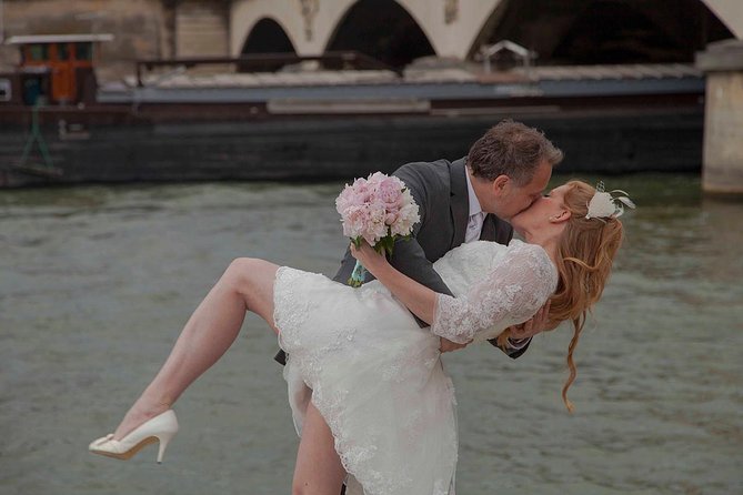 Paris Eiffel Tower Wedding Vows Renewal Ceremony with Photo Shoot - FAQ