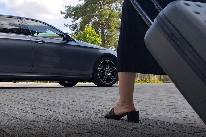 Private Chauffeured Transfer between CDG Airport and Paris - Price and Value: Is it Worth It?