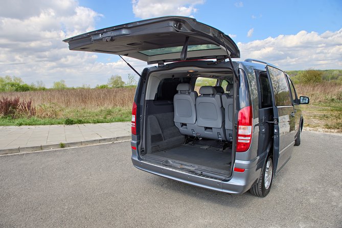 Private door-to-door transfer from Krakow to Prague - What Travelers Say