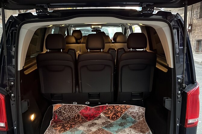 Private Luxury Minivan with English Speaking Driver in Istanbul - FAQs