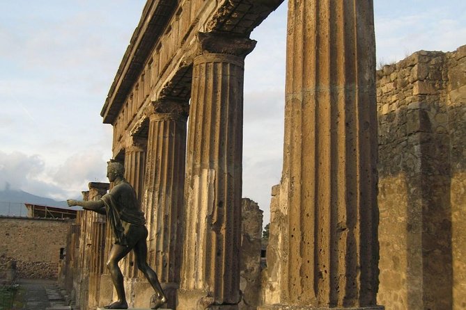 Round-Trip Shuttle Transfer from Naples to Pompeii - The Experience: From Naples to Pompeii and Back