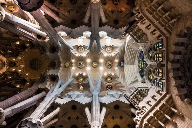 Sagrada Familia Monolingual Tour with Skip the Line Ticket - Value for Money