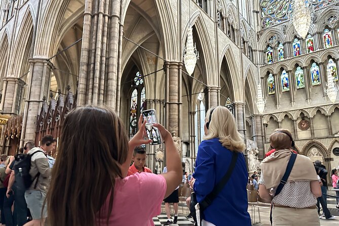 Skip-the-line London Westminster Abbey and City of Westminster Kid-Friendly Tour - FAQ